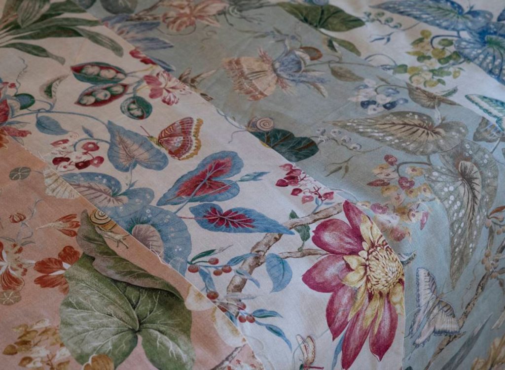 Tela Estampada Flores y Mariposas 🦋 | Algodón Lavable